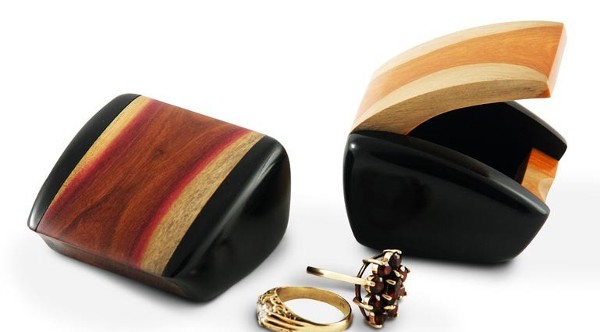 Flip-Top Ring Box